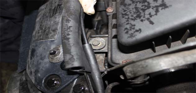 How to change a clutch on a Renault Clio - Professional Motor Mechanic